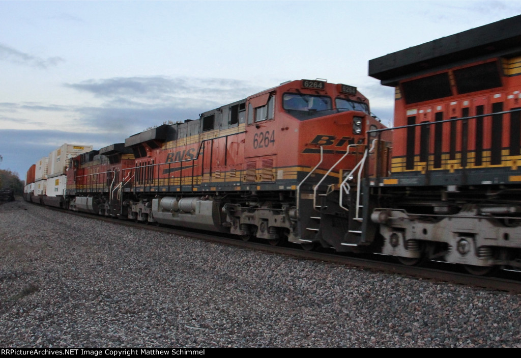 BNSF 6264